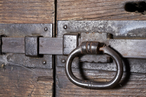 Catenacci antichi su portoncini by Franco Monti (2011) : Photography ...